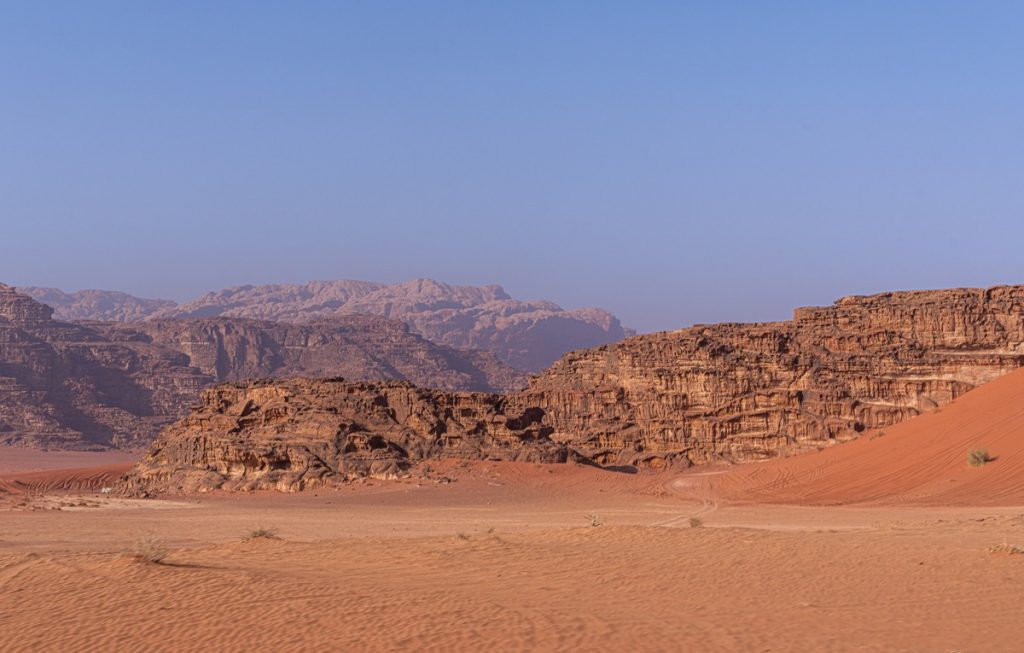 Wadi Rum: red rocks plus red desert minus the Martians. | Nota Bene ...
