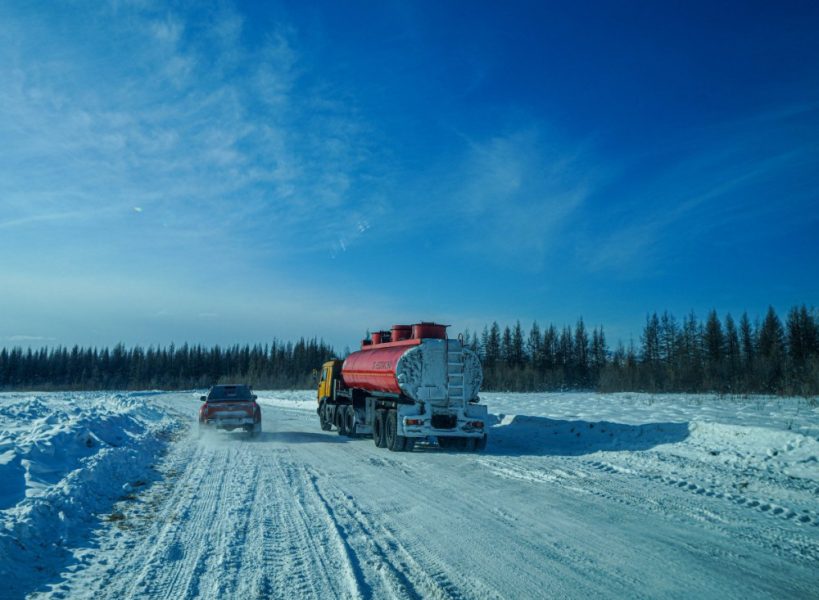 Yakutian winter roads, photoshoots on frozen rivers, and 4×4 and other ...