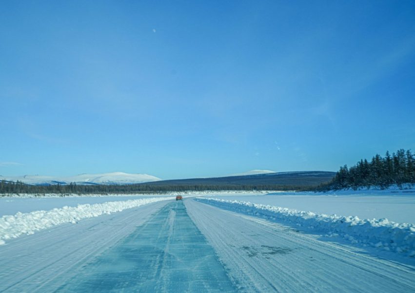 Yakutian winter roads, photoshoots on frozen rivers, and 4×4 and other ...