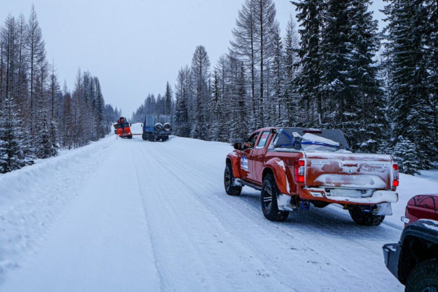 Yakutian winter roads, photoshoots on frozen rivers, and 4×4 and other ...