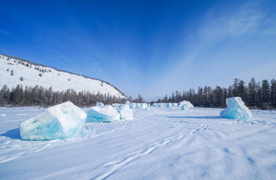 Yakutian winter roads, photoshoots on frozen rivers, and 4×4 and other ...
