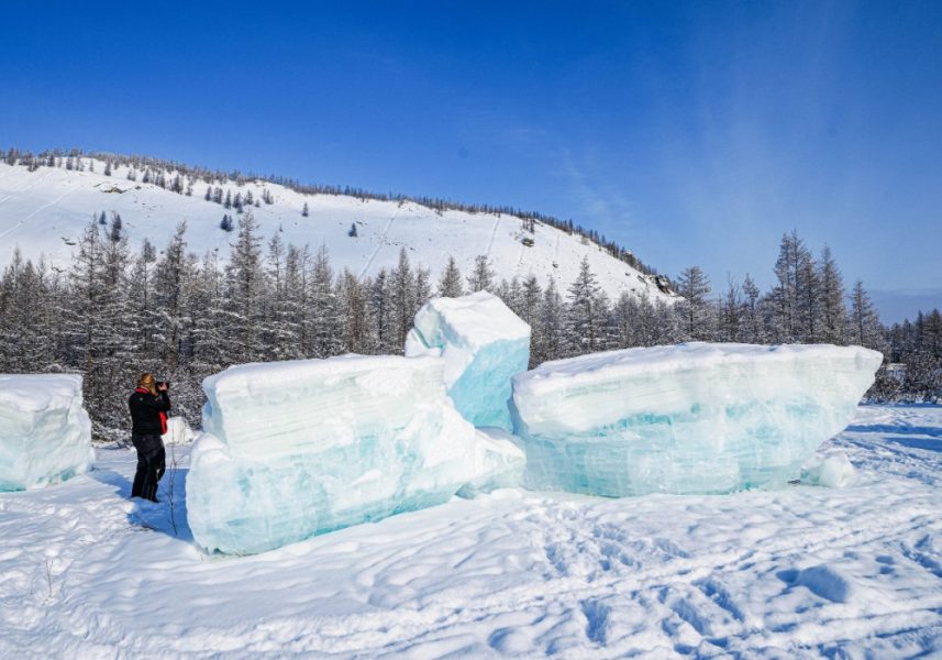 Yakutian winter roads, photoshoots on frozen rivers, and 4×4 and other ...