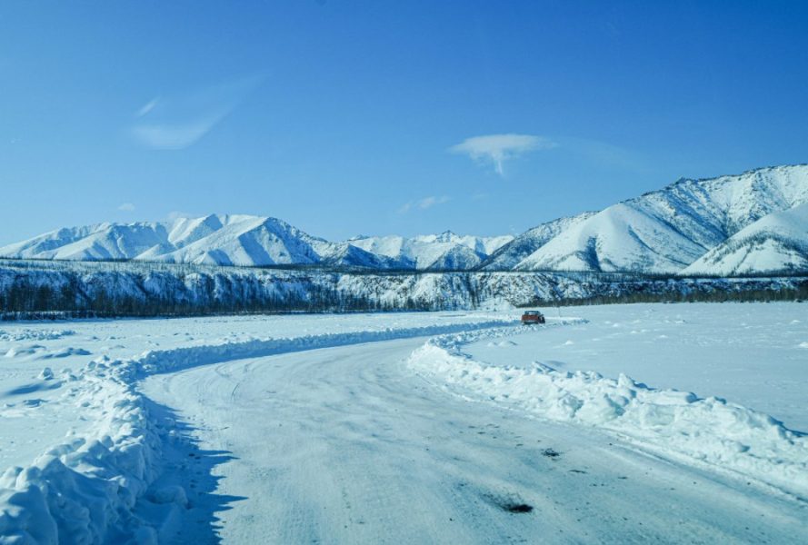Yakutian winter roads, photoshoots on frozen rivers, and 4×4 and other ...