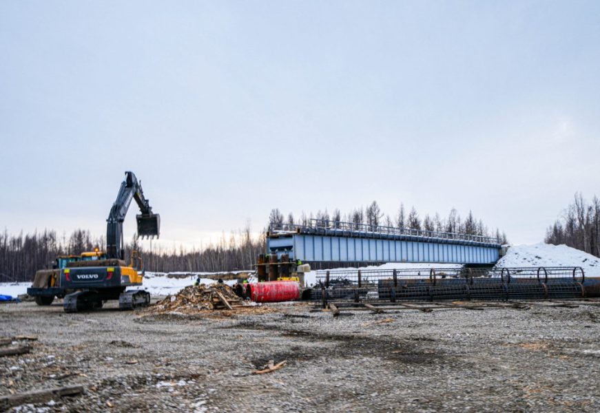 Yakutian winter roads, photoshoots on frozen rivers, and 4×4 and other ...