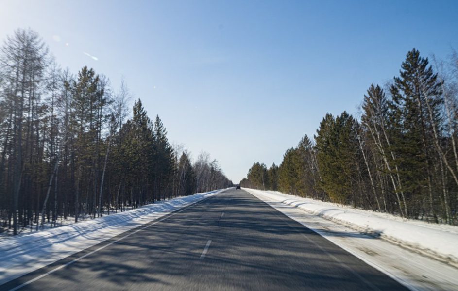 Yakutian winter roads, photoshoots on frozen rivers, and 4×4 and other ...