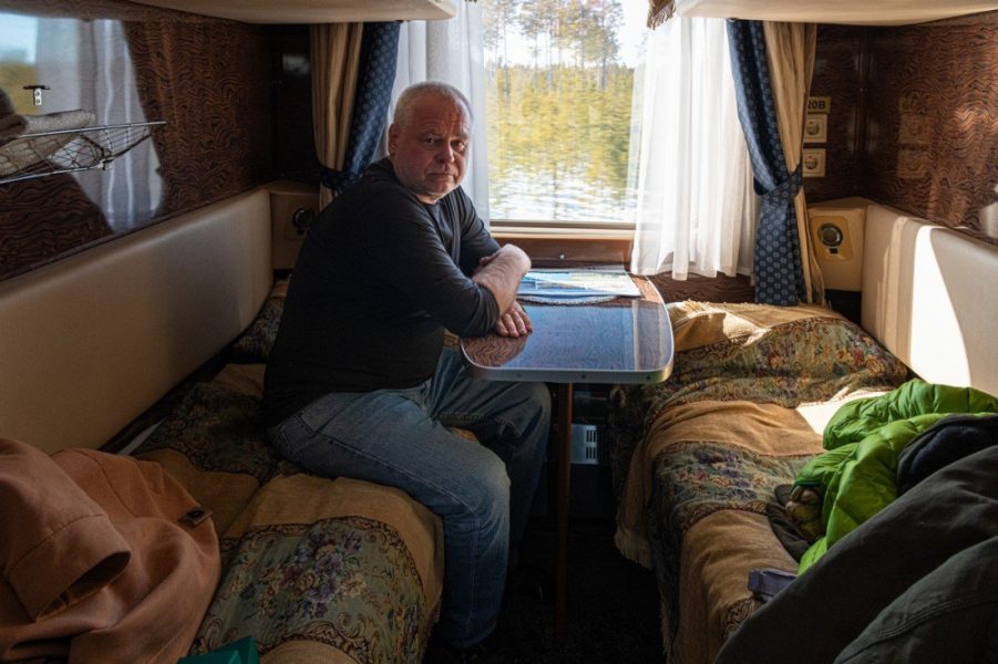 Yakutian winter roads, photoshoots on frozen rivers, and 4×4 and other ...